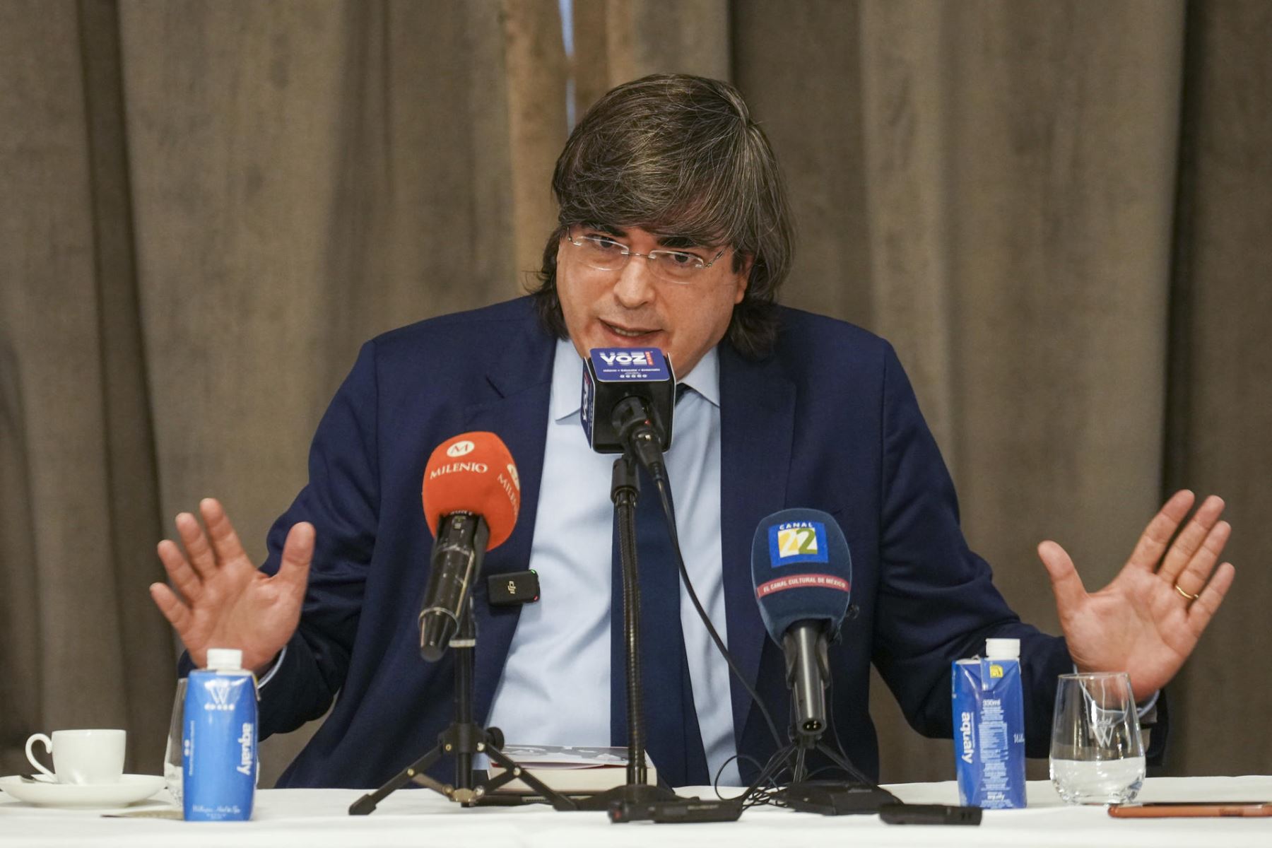 Bayly presenta su novela "Los genios" sobre la "amistad muerta" entre ...